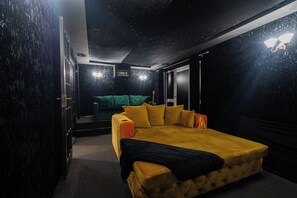 Casa, vista para o jardim | Sala de estar | Smart TV, Netflix, serviços de streaming 