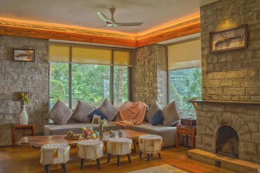 Opulence Kasauli| 7 Bedroom Villa | Open Theatre - 卡紹利