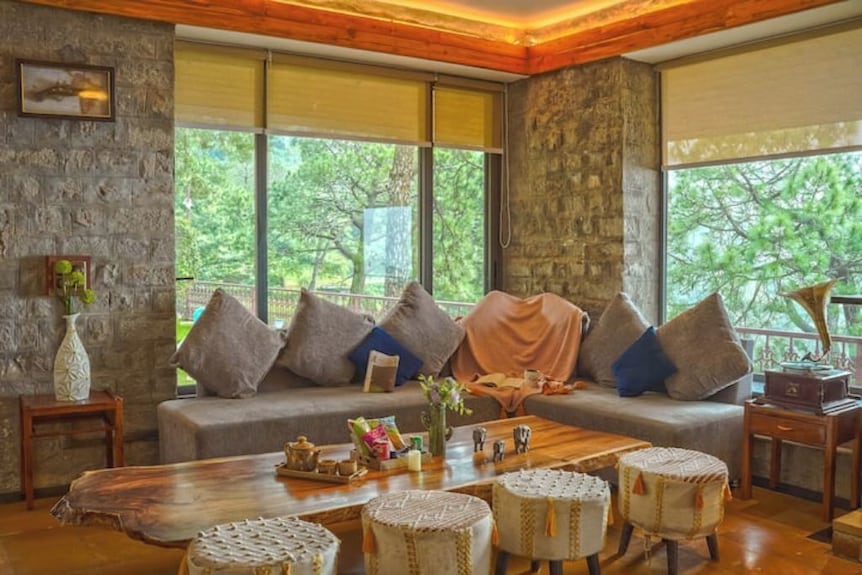 Pinewood Cottage 3bhk | Open Theatre | Valley View -