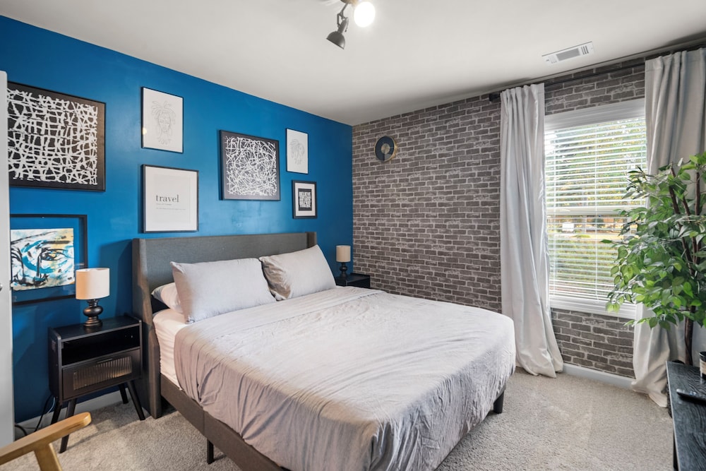 Family Fun House w/Game Room Reviews, Deals & Photos 2025 - Stayz