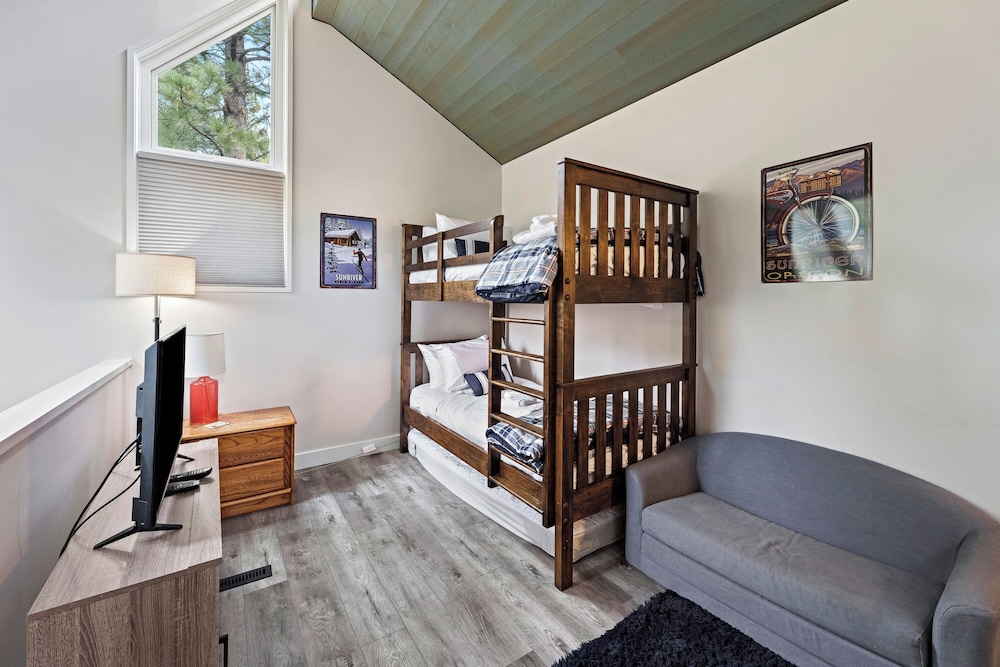 Mt View Lodge 35 - Renovated Cozy Condo with Rec Passes, Gas Fireplace ...