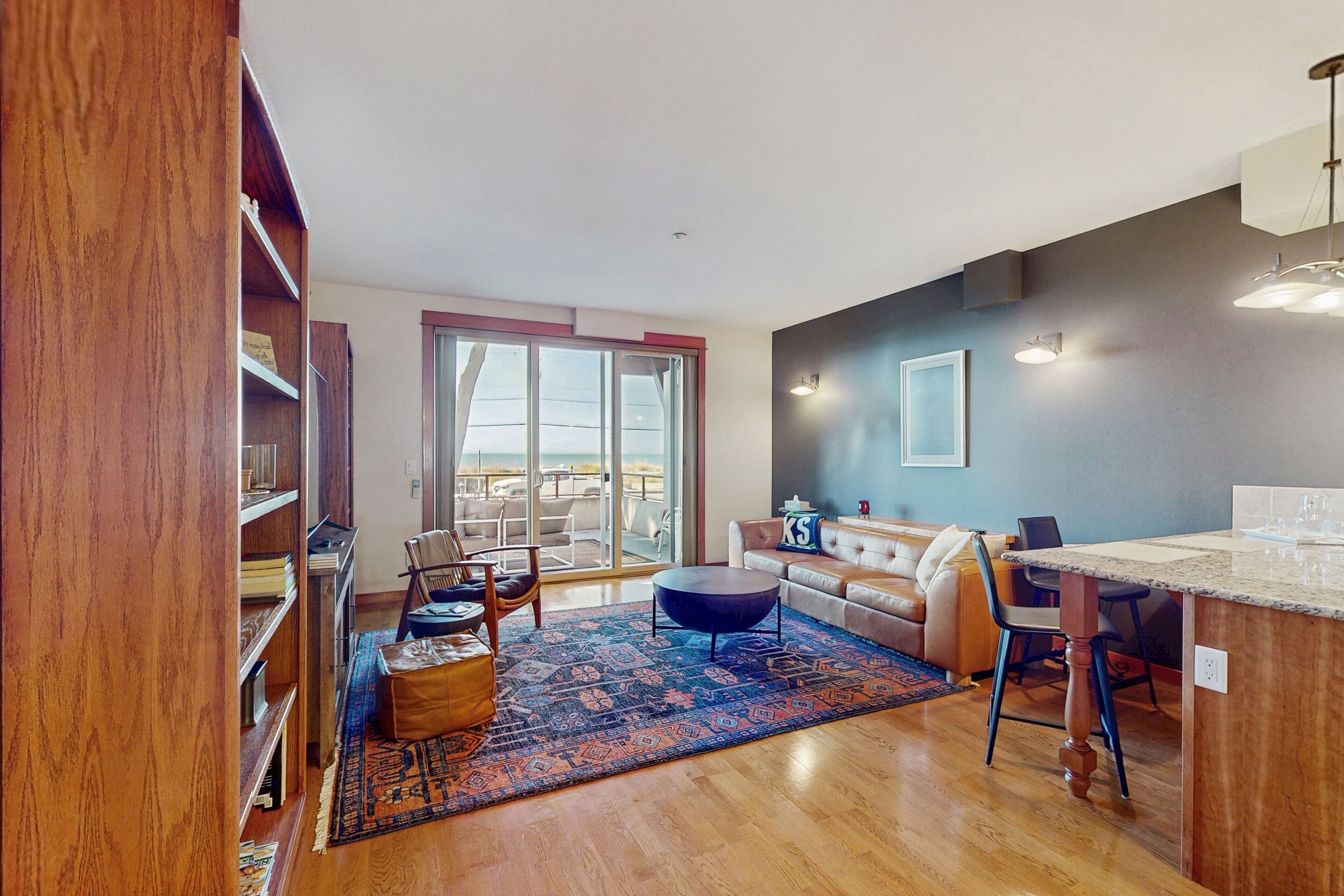 Ground-floor Condo W/ Patio And Bay Views, Central A/c, & Full-size W/d - 블레인