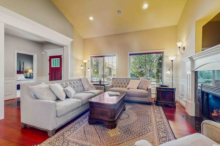 Beautiful Enumclaw Home Near Downtown With Yard, Grill, Gas Fireplace, & A/c - 에눔클로