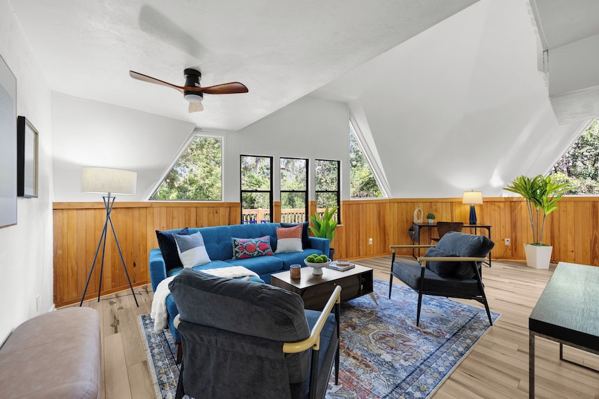 Unique Dome Retreat W/ Deck - Near Downtown Gainesville & 1 Mile To Uf Stadium - Gainesville, FL