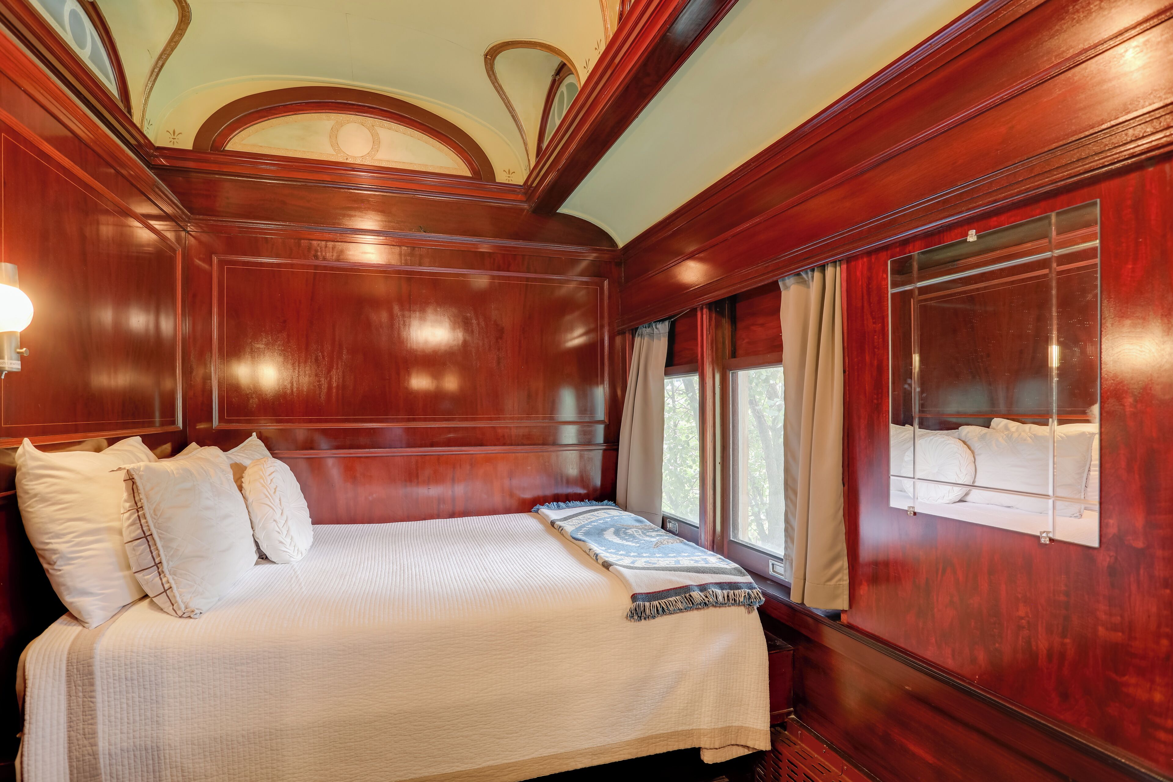 The Presidential Stay, Converted Railcar In Dubois - Boone Lake, Penfield