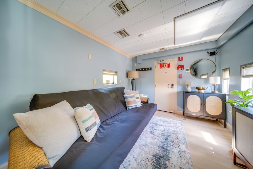 The Artiste,' Converted Railcar In Dubois! - Boone Lake, Penfield