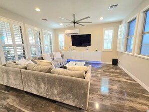 Near State Farm Stadium & Westgate in Glendale Reviews, Deals & Photos ...