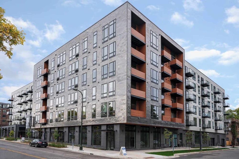 Cozysuites Marquee - Minneapolis, MN