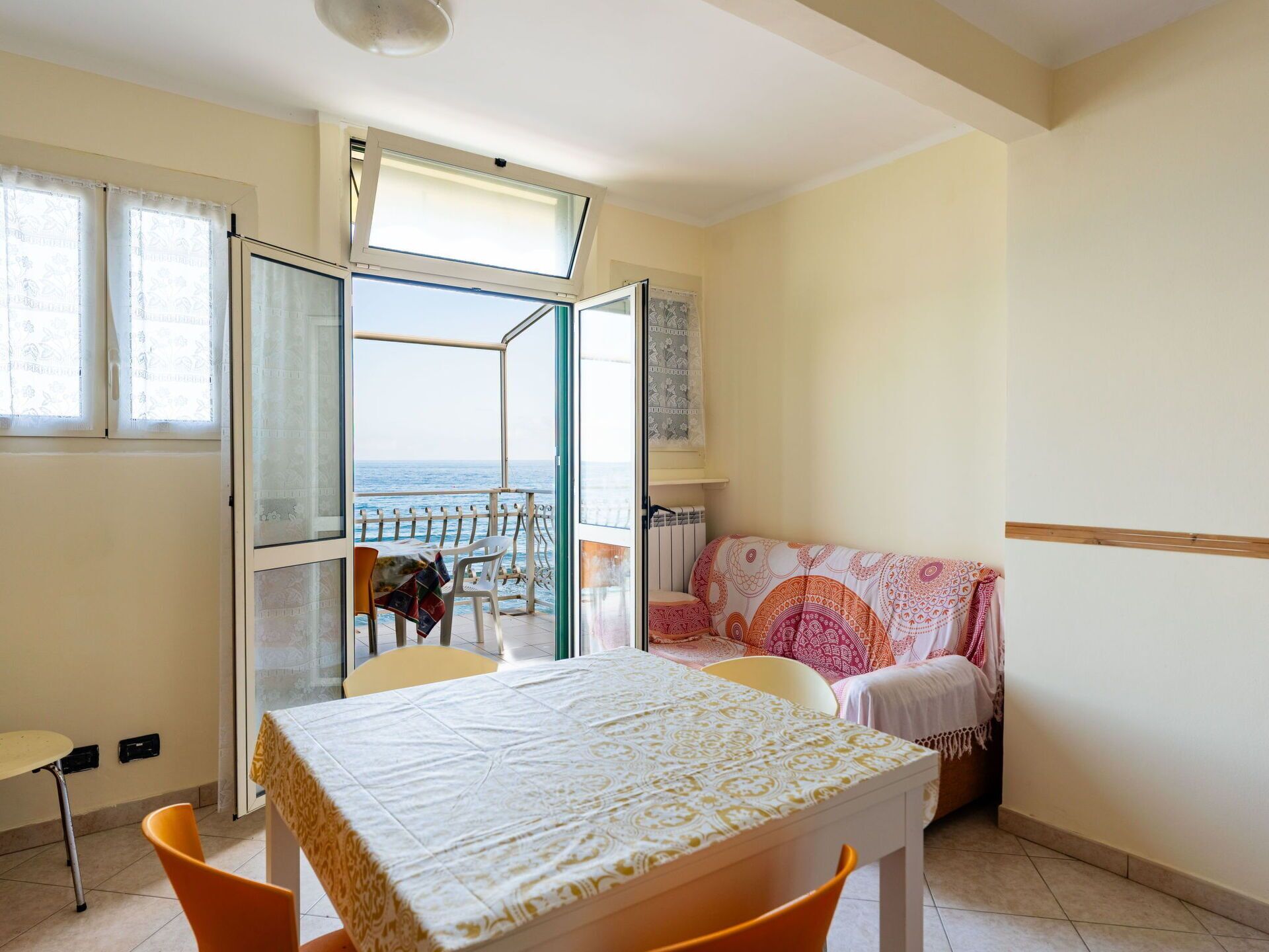 Cosy Apartment For 5 Guests With A/c, Balcony And Pets Allowed - Alassio