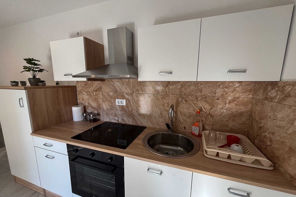 Delightful Cozy Riverside Apartment - One Bedroom Apartment with Terrace - Varpolje | Abritel