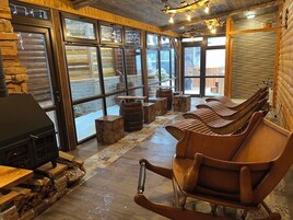 Sauna, banheira de hidromassagem, banho turco, massagens desportivas 