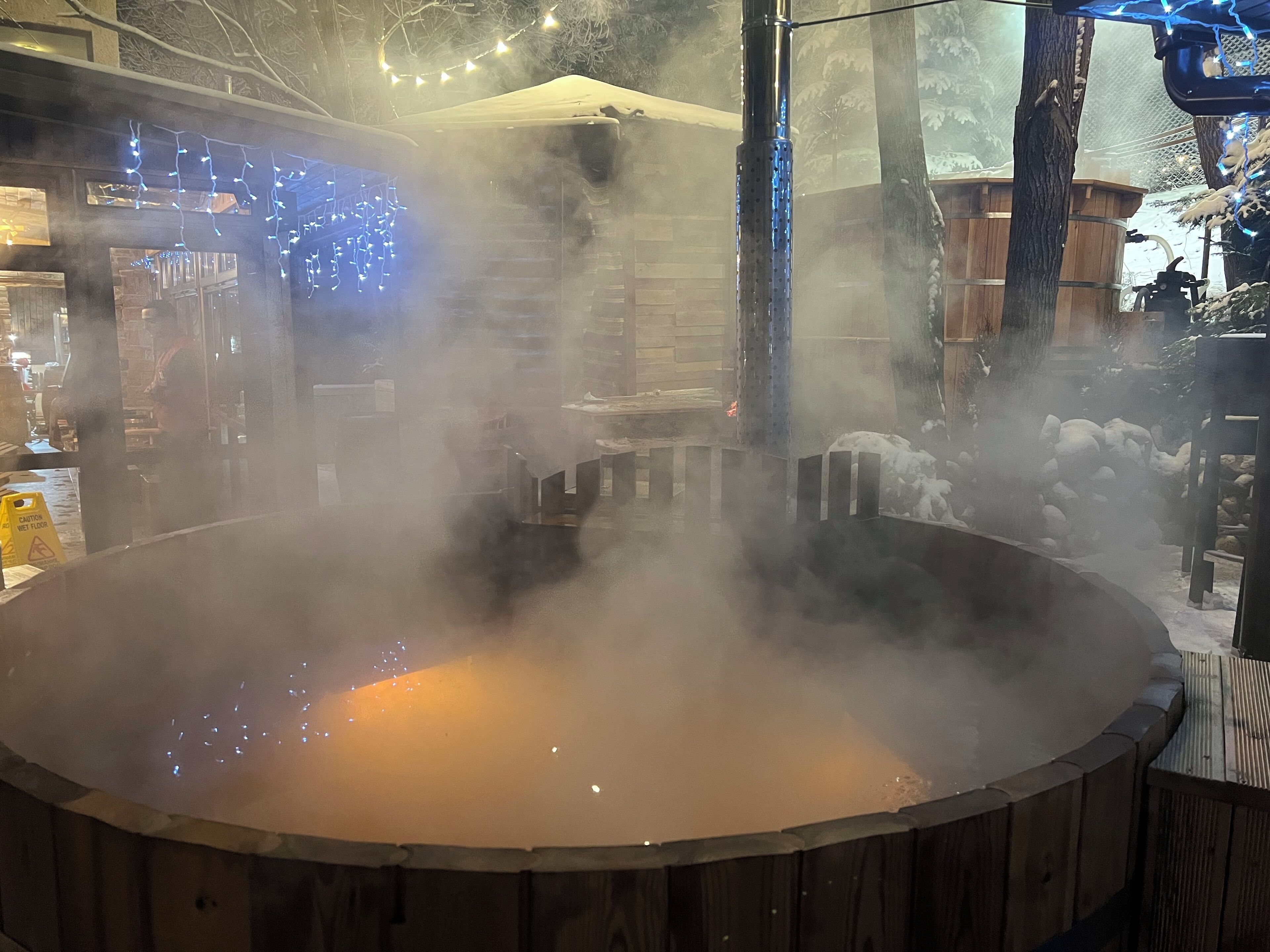 Sauna, banheira de hidromassagem, banho turco, massagens desportivas 