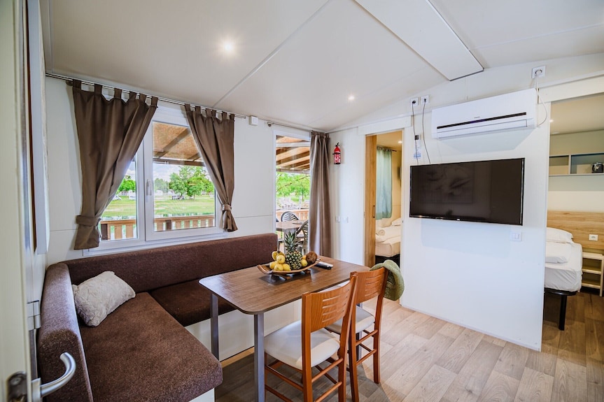 3 Bedroom Mobile Home With Lake View - Slovenia