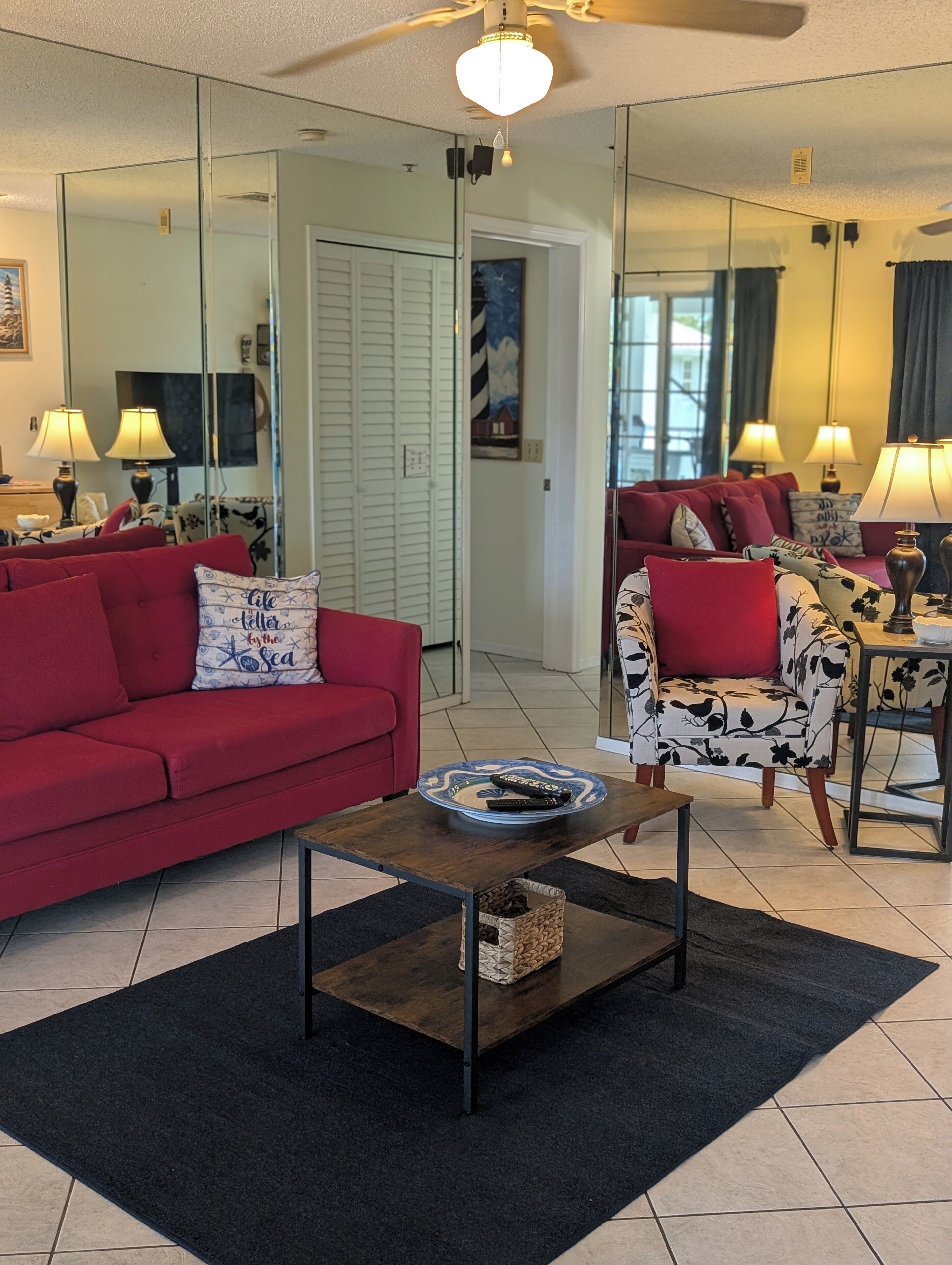 Buff Bay Luxury 1br King Condo, Private Lanai, Pet-friendly - Clothing Optional - Land O' Lakes, FL