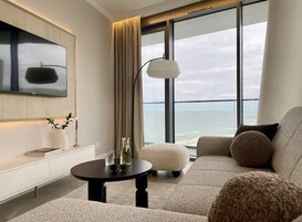 Apartament Sky View Plus + | Cofre no quarto, secretária adequada para computadores portáteis 