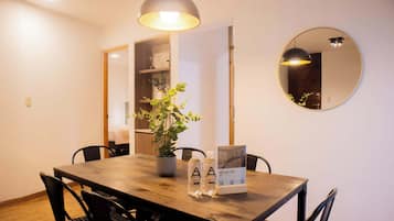 Apartamento | 2 quartos, escrivaninha, acesso à internet de alta velocidade