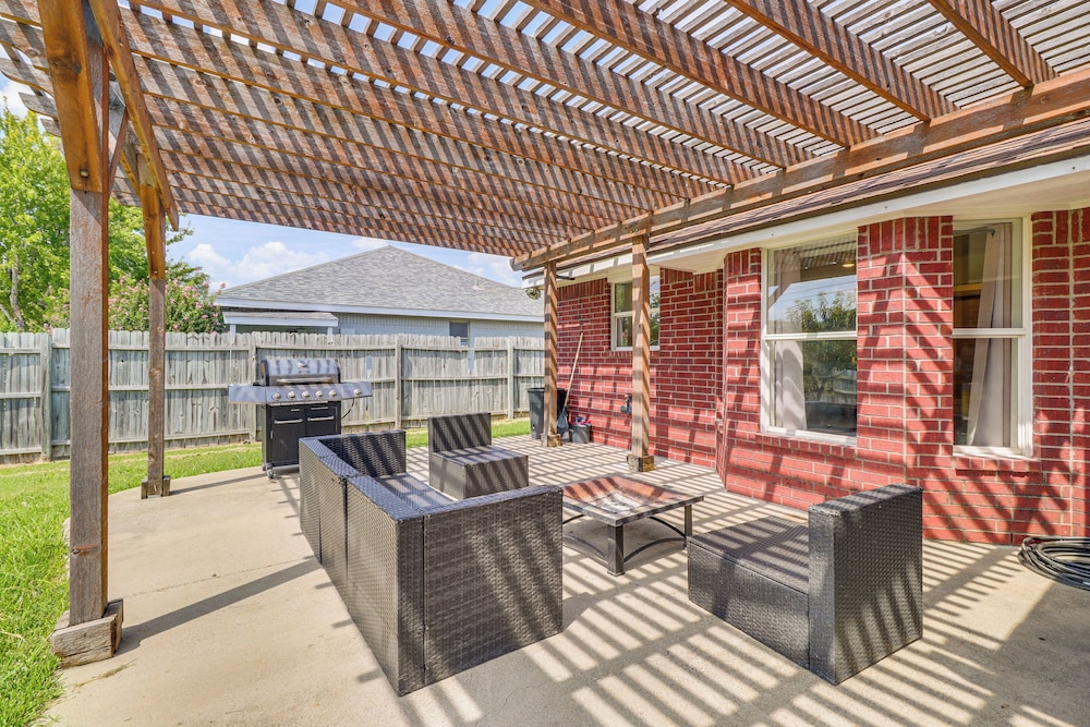 Fenced-in Yard: Family Home 4 Mi To Dtwn Killeen! - Killeen, TX