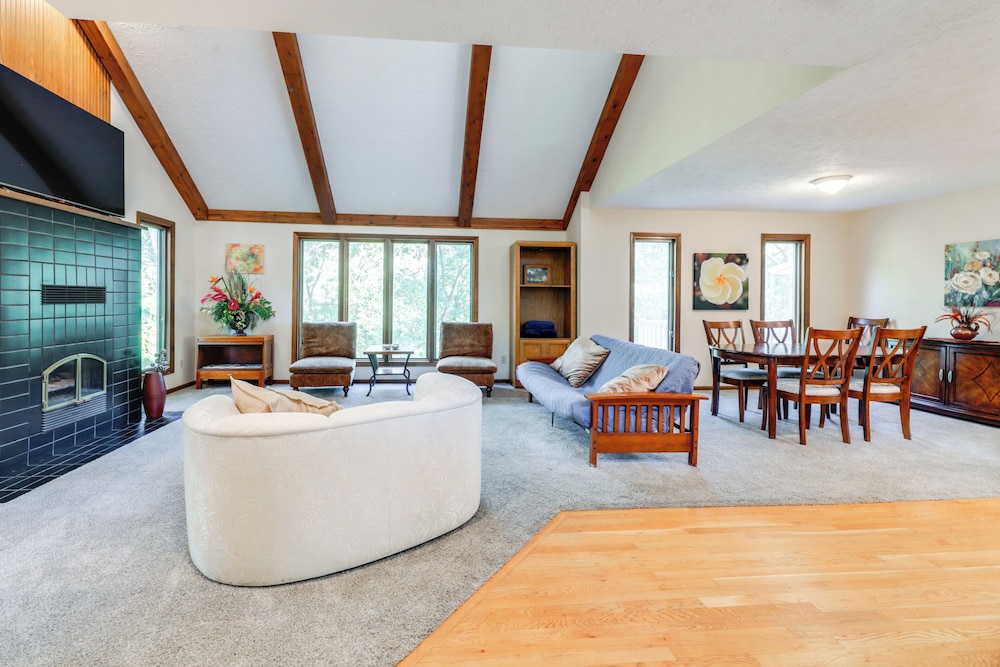 4 Mi To Dtwn Loveland: Private Retreat W/ Decks - Ohio