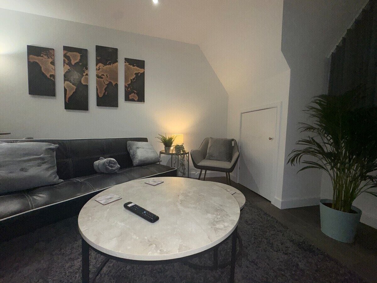 Two-bedroom Apartment - Beaconsfield, UK