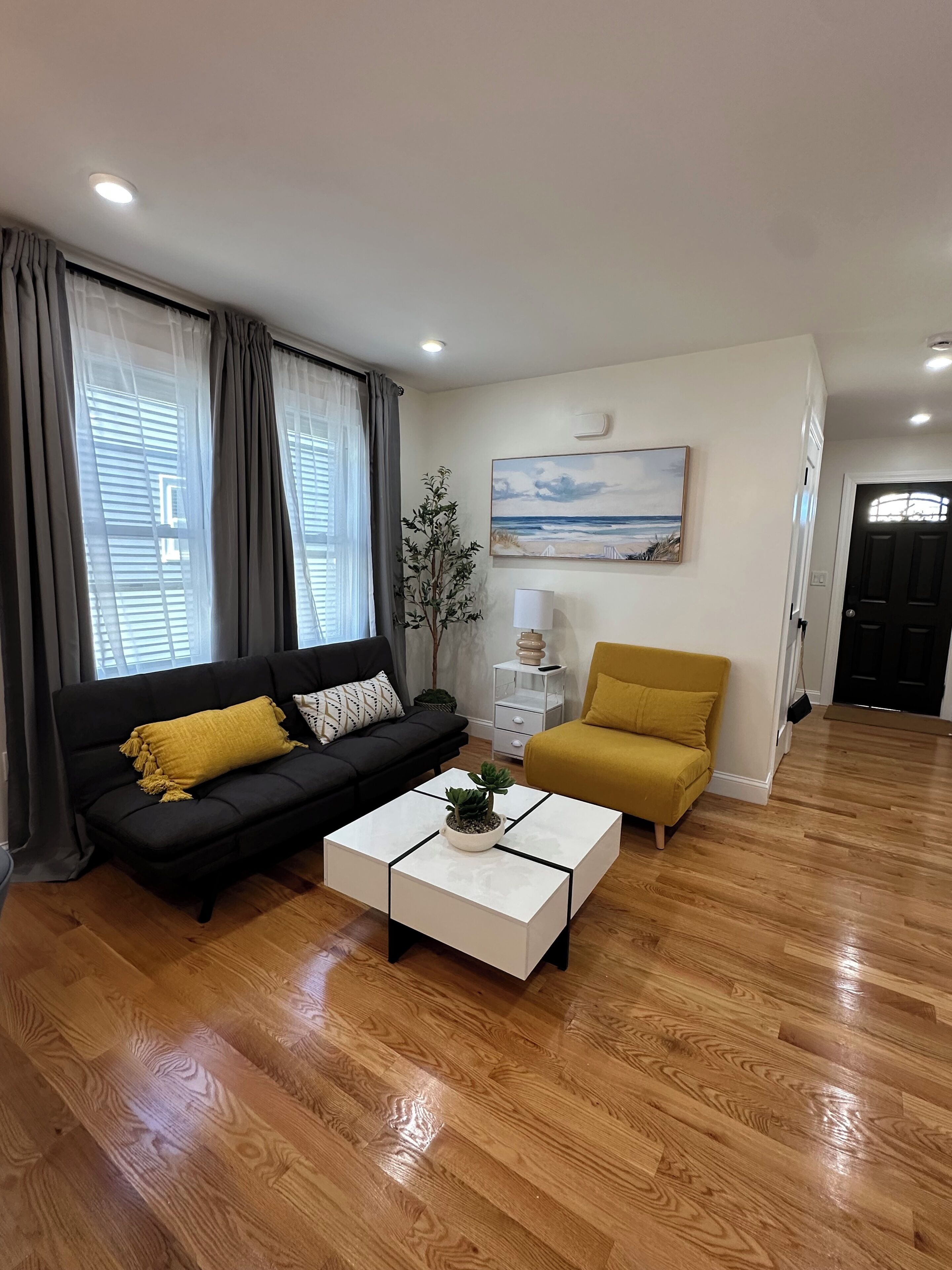 Modern Brand New Dorchester Apartment! Quiet, Convenient & Minutes From Boston! - Boston, MA