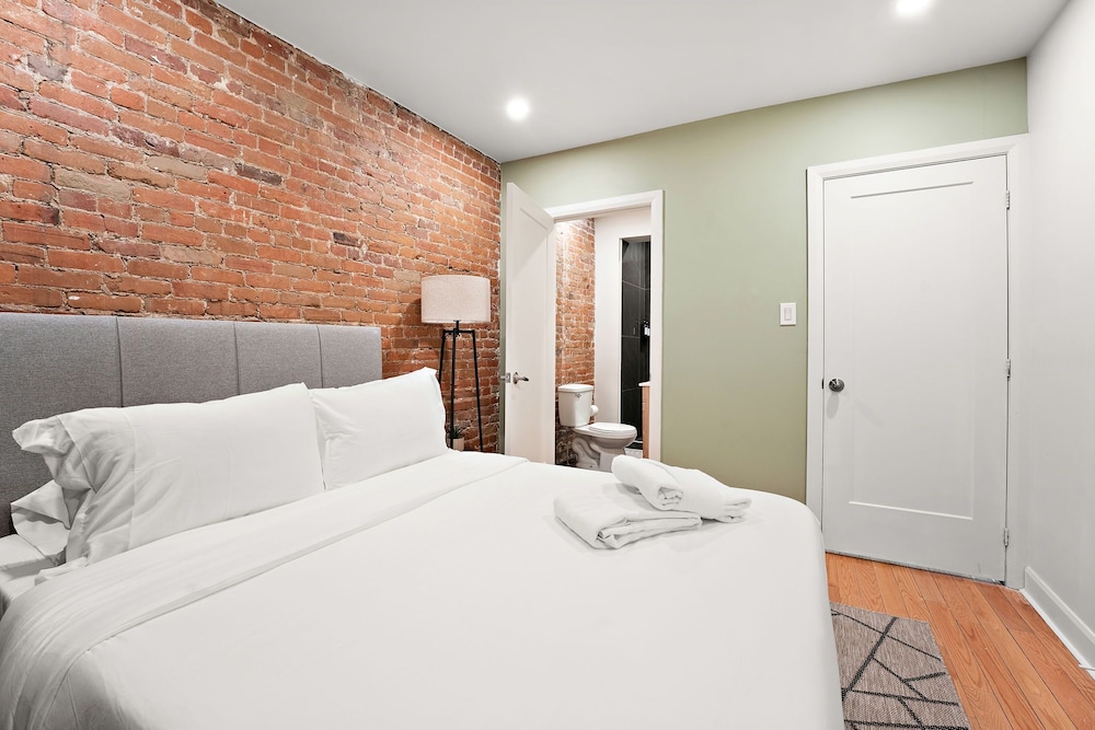 Ontario Loft Suites Reviews, Deals & Photos 2026 - Vrbo