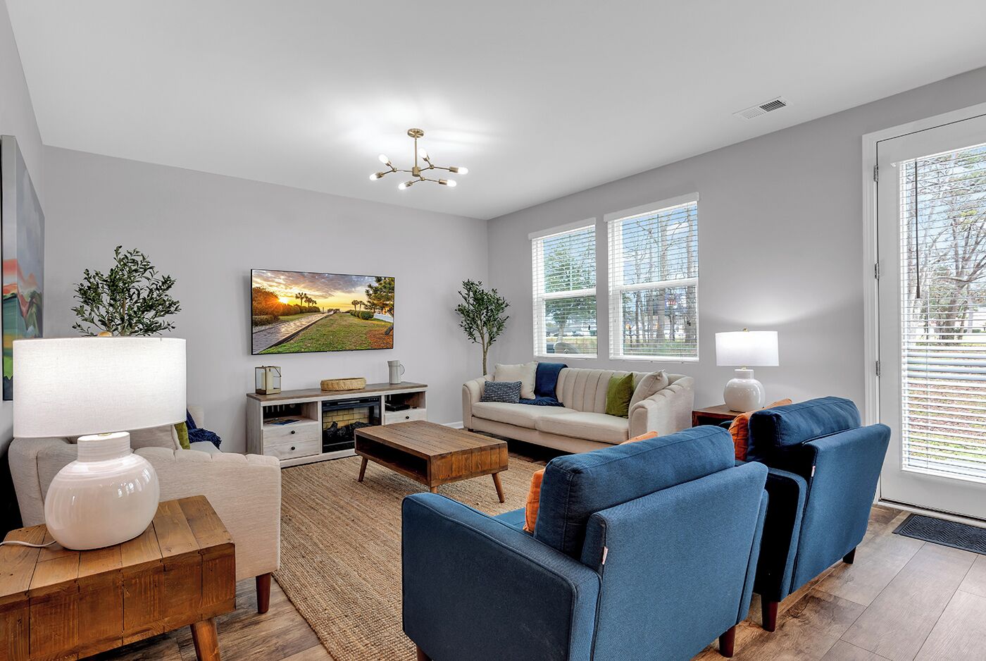 Stylish & Spotless 4br - Backyard, Grill, Near The Beach - Myrtle Beach, SC