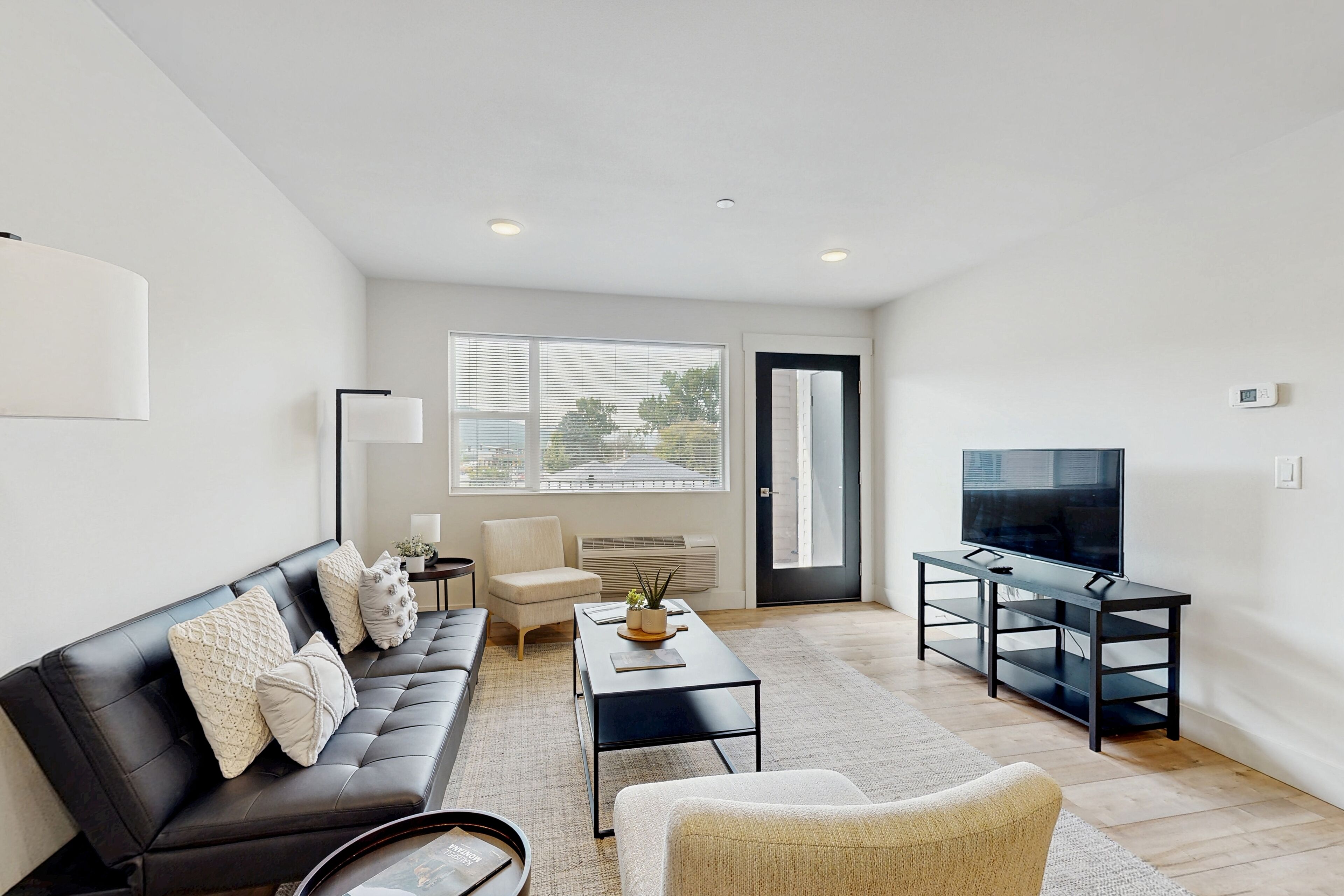 Contemporary Kalispell Condo For Adventure Lovers, Pet Friendly And Wifi - Kalispell, MT