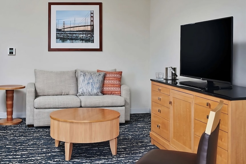 Relax By The Bay | Pet Friendly Stay W/ Pool & Parking - Berkeley, CA