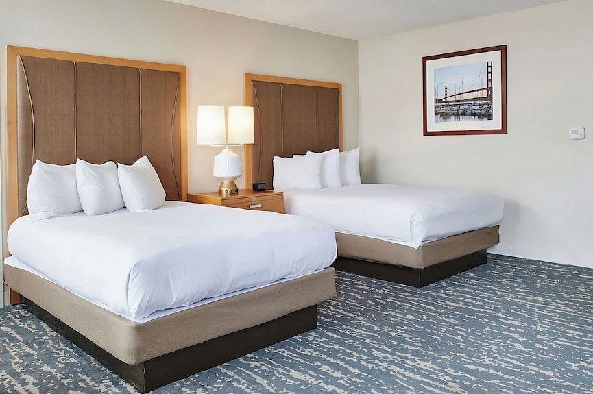 Waterfront Getaway Near Berkeley Marina | Pool, Parking & Pet Friendly - Berkeley, CA