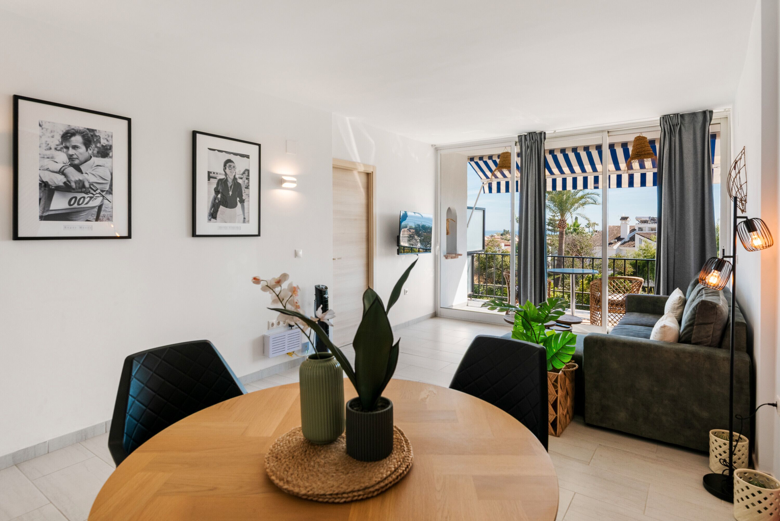 Apartamento En El Centro De Marbella Con Vistas Al Mar, Piscina Compartida Y Wi-fi - Marbella