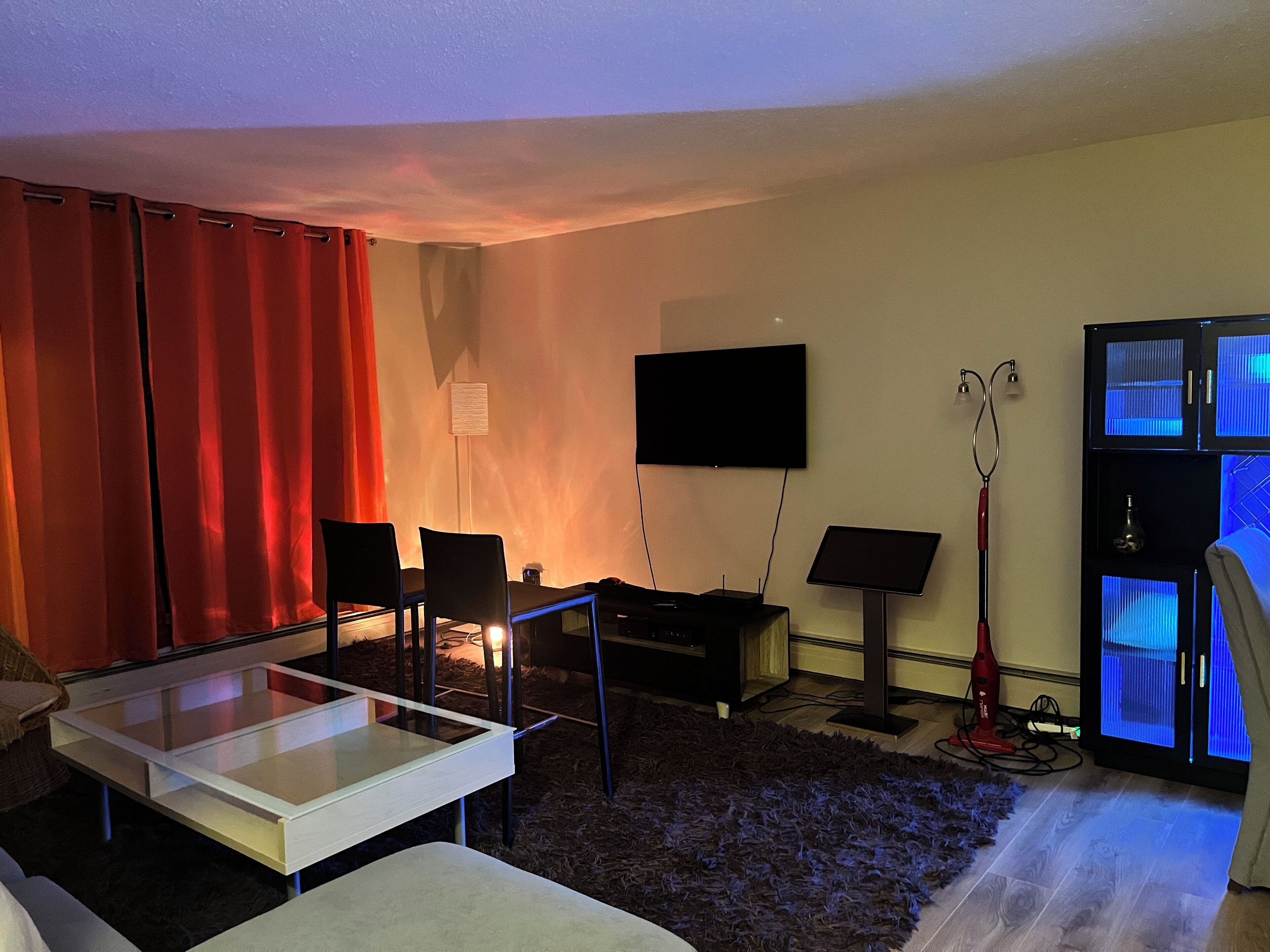 Billionaire Community: 1 Bedroom Condo With Big Balcony - Calgary