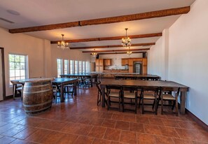 Casa, várias camas, cozinha (Symphony Suite) | Opções para refeição