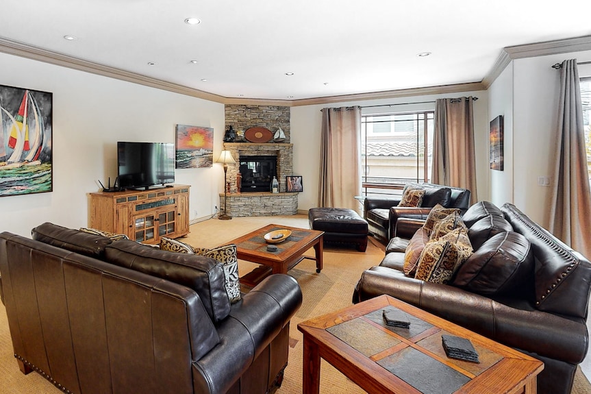 329 Oak Ave Gorgeous 4br - Carlsbad, CA