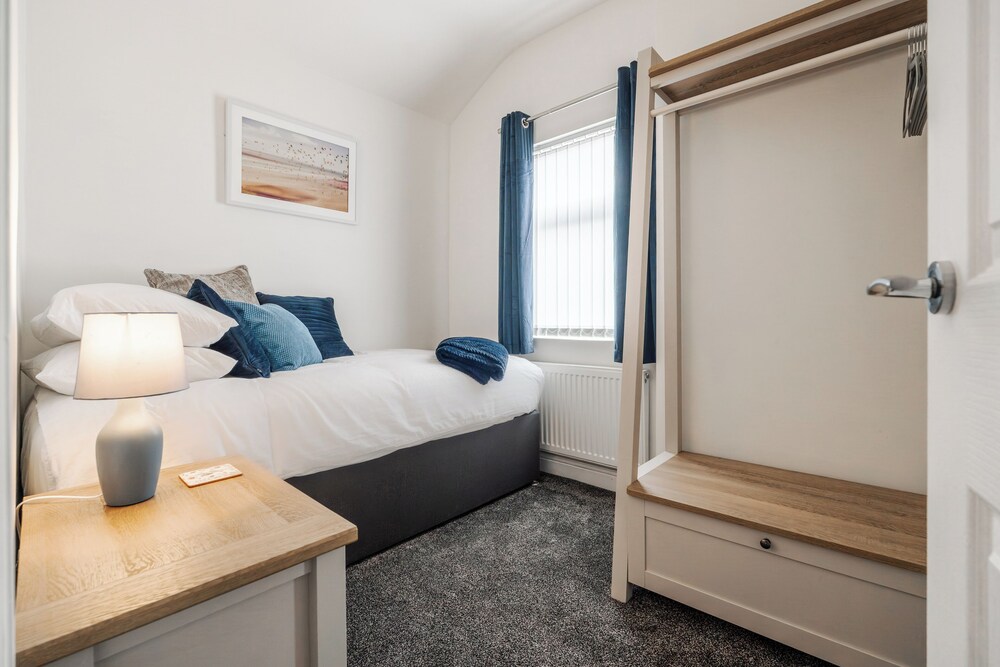 Franks house. 3 Bedroom house, sleeps 5. Just refurbished. Long stays ...