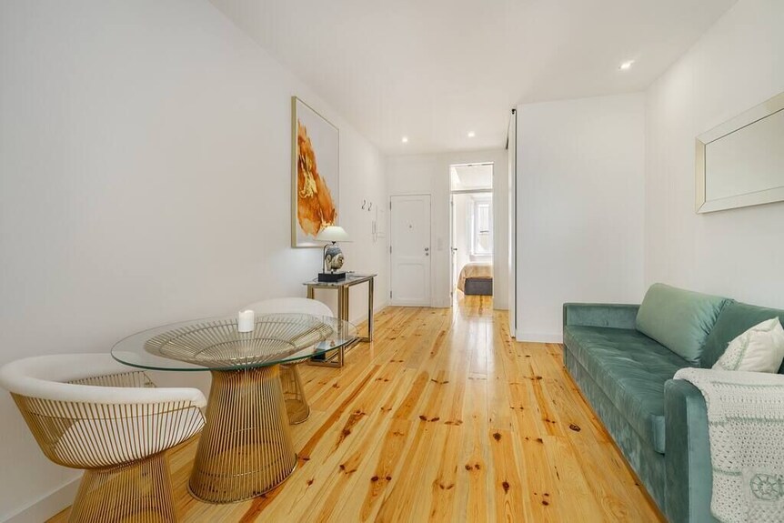 Chic 1-bed W/ Patio Perfect To Explore Lisbon - Portugal