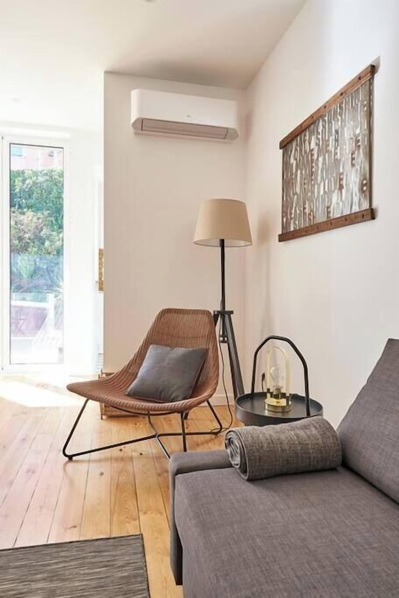 Modern 1-bed W/ Terrace Perfect To Explore Lisbon - Lisbon