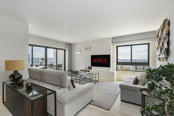 Family Condo: Urban Retreat w/Parking, AC & Lift Reviews, Deals ...