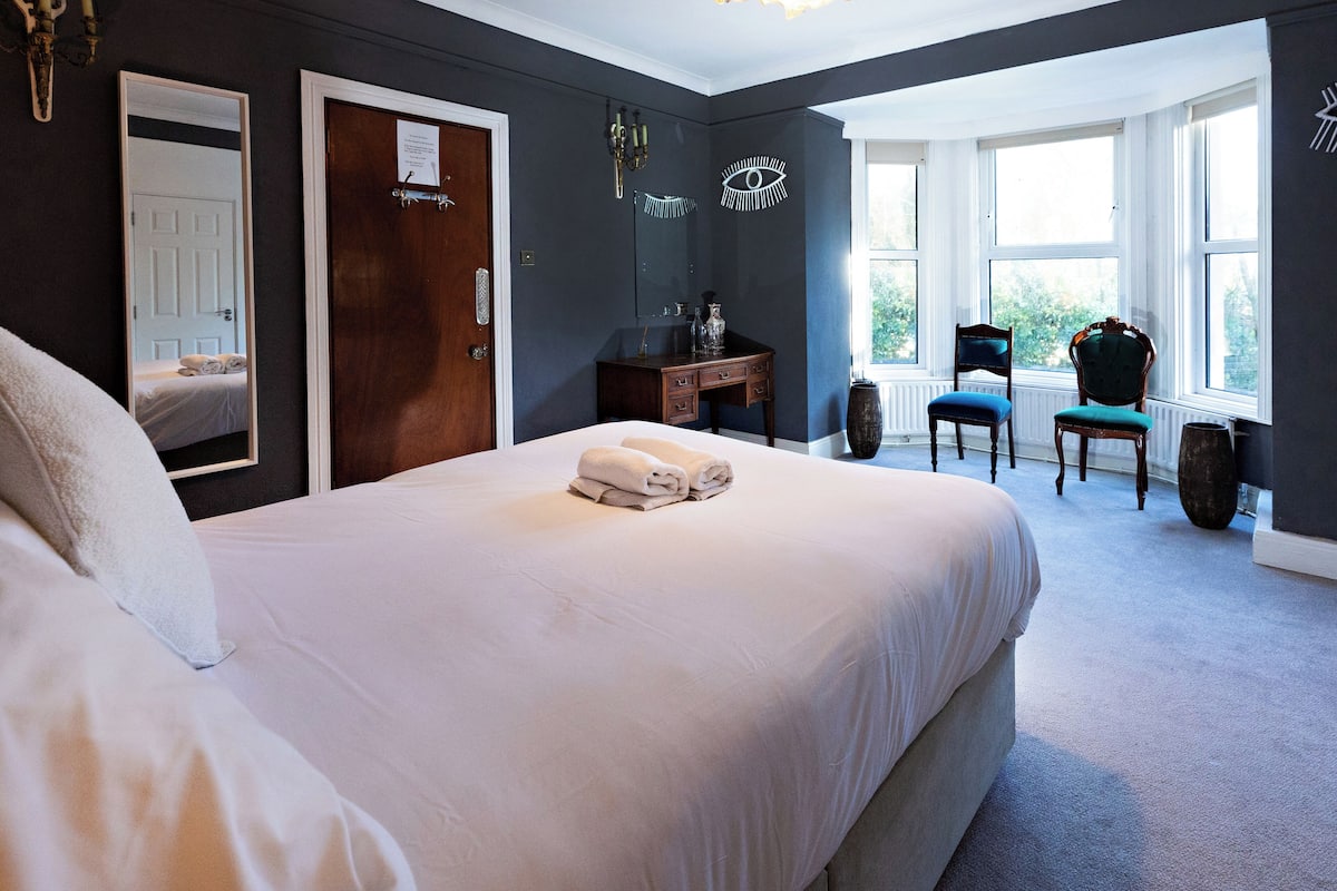 Quarto casal luxo, para não fumantes, vista para o pátio | Wi-Fi de cortesia
