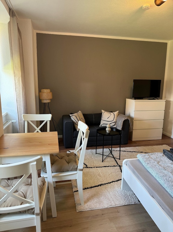 Simple Apartment "Hannes" In Halle Including Parking Space - Halle (Saale)