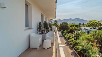 Quarto Superior, vista para o mar | Terraço/pátio interior