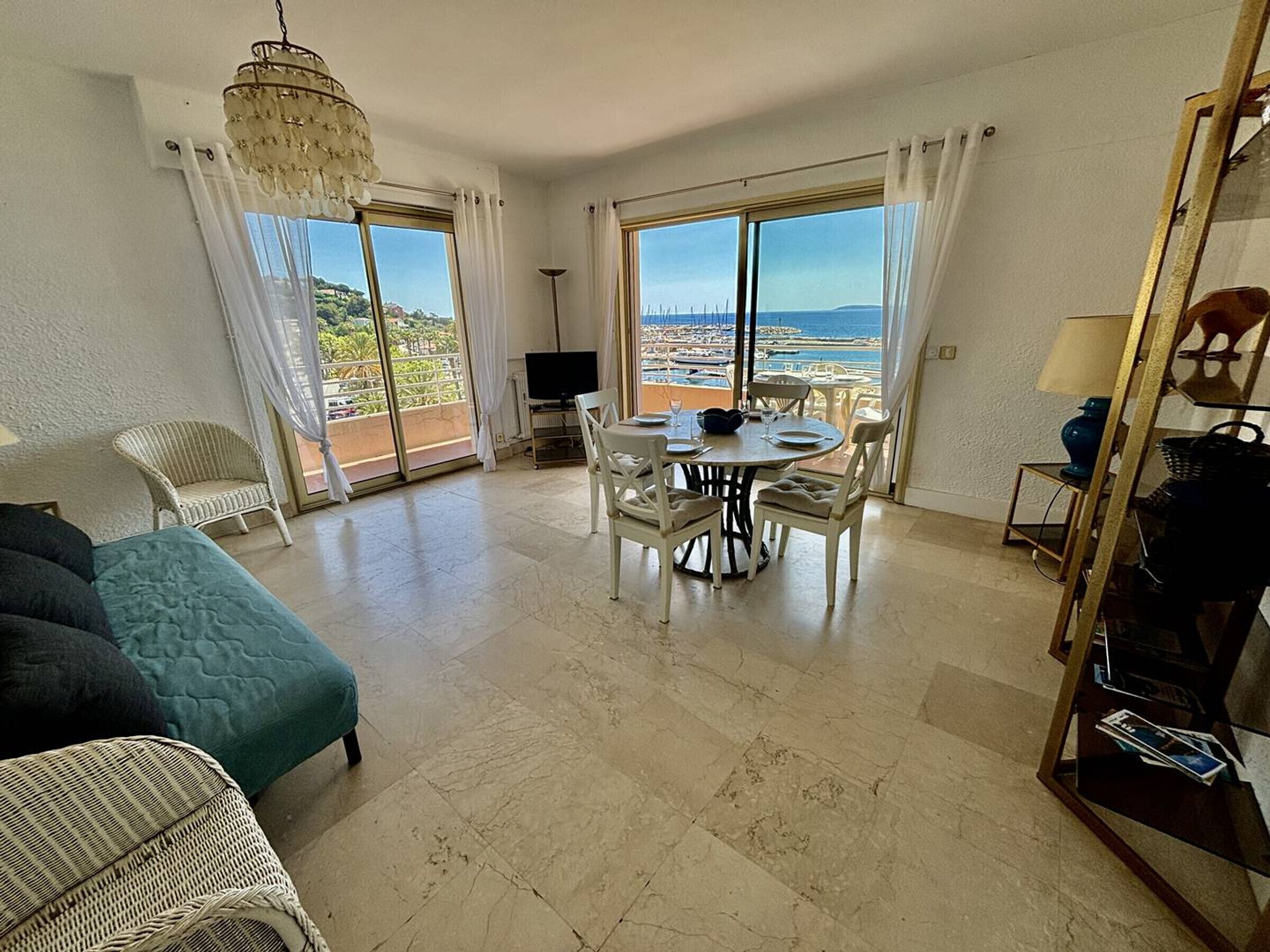 Appartement Spacieux - Vue Mer - Proche Plage - Le Lavandou