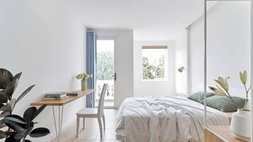 Quarto Deluxe | Cortinas/cortinados opacos, ferro/tábua de engomar, Wi-fi grátis