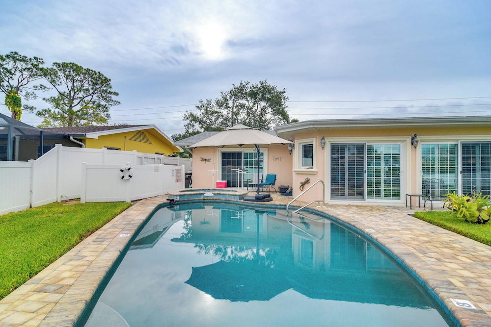 Waterfront Largo Home W/ Canal Access + Boat Dock - Largo, FL