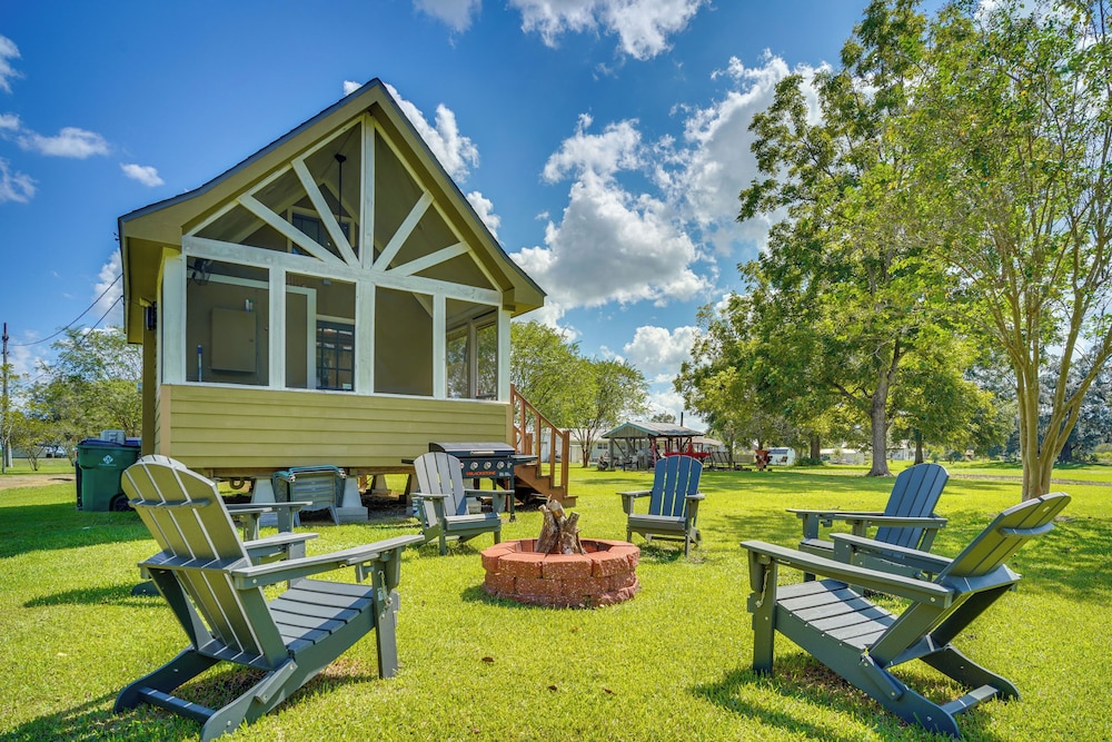 Cozy Couples Retreat W/ Porch On Bayou Teche! - Lake Fausse Pointe, LA