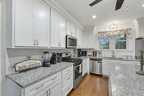 Casa, 3 quartos | Cozinha privada | Geladeira, fogão, cafeteira/chaleira, torradeira