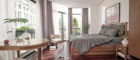 Quarto casal luxo | Ferros/tábuas de passar roupa, Wi-Fi de cortesia