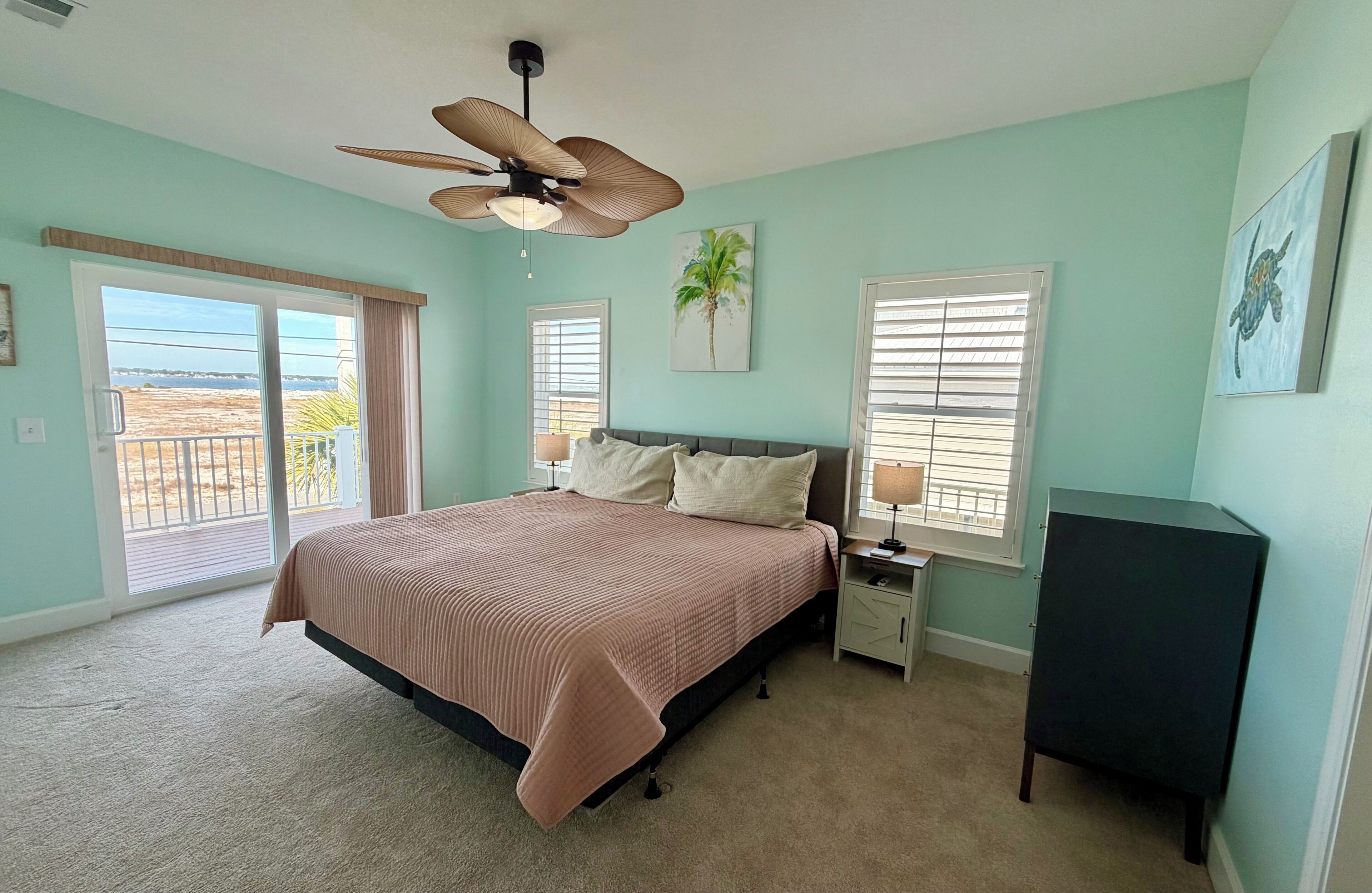 New Listing! Cozy Beach Cottage With Stunning Water Views! - 나바르