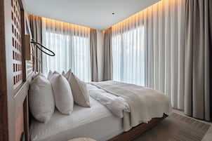 Estúdio luxo, vista para o jardim | Roupas de cama premium, edredons de pluma, camas com colchões pillow-top