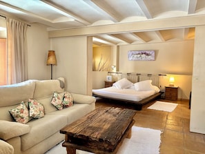 Apartamento, 1 cama king-size | Sala de estar