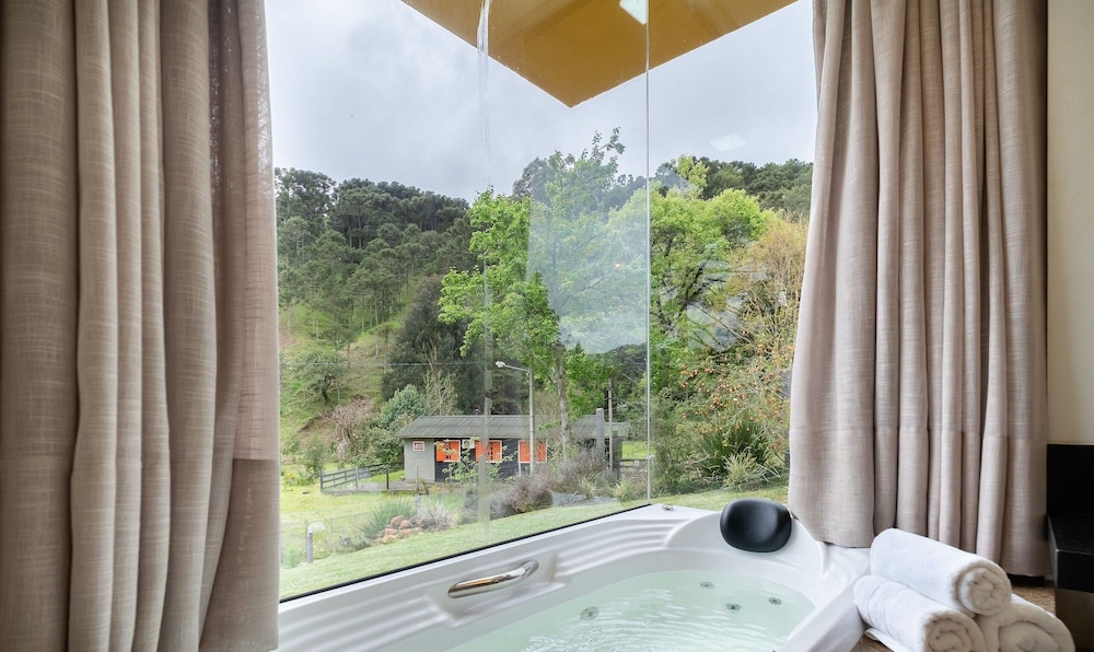 House W/ Fireplace And Bathtub In Urubici Cla0000 - Urubici